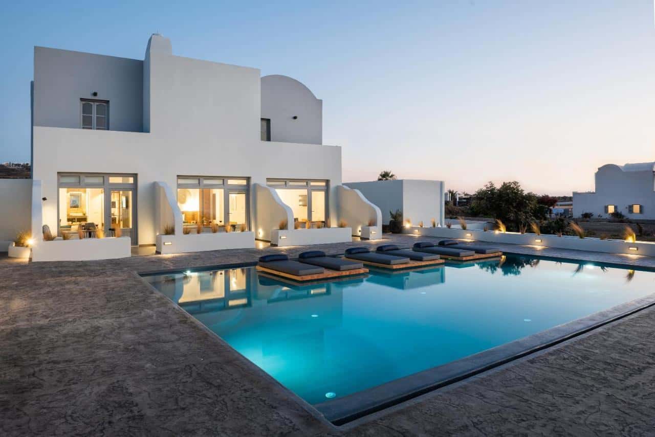 Oia Photo Spots: 10 Unmissable Locations For Beautiful Shots